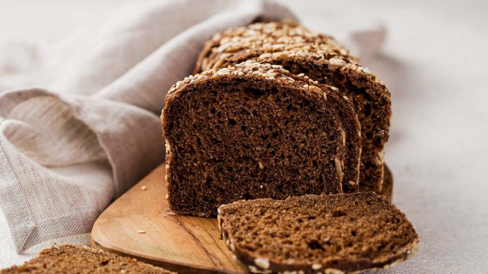 Low GI Bread Benefits: Reasons You Should Switch, From A Dietician